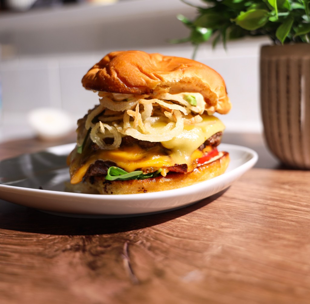 The Ultimate Cali Smashburger with Burger Sauce - CookWithCi