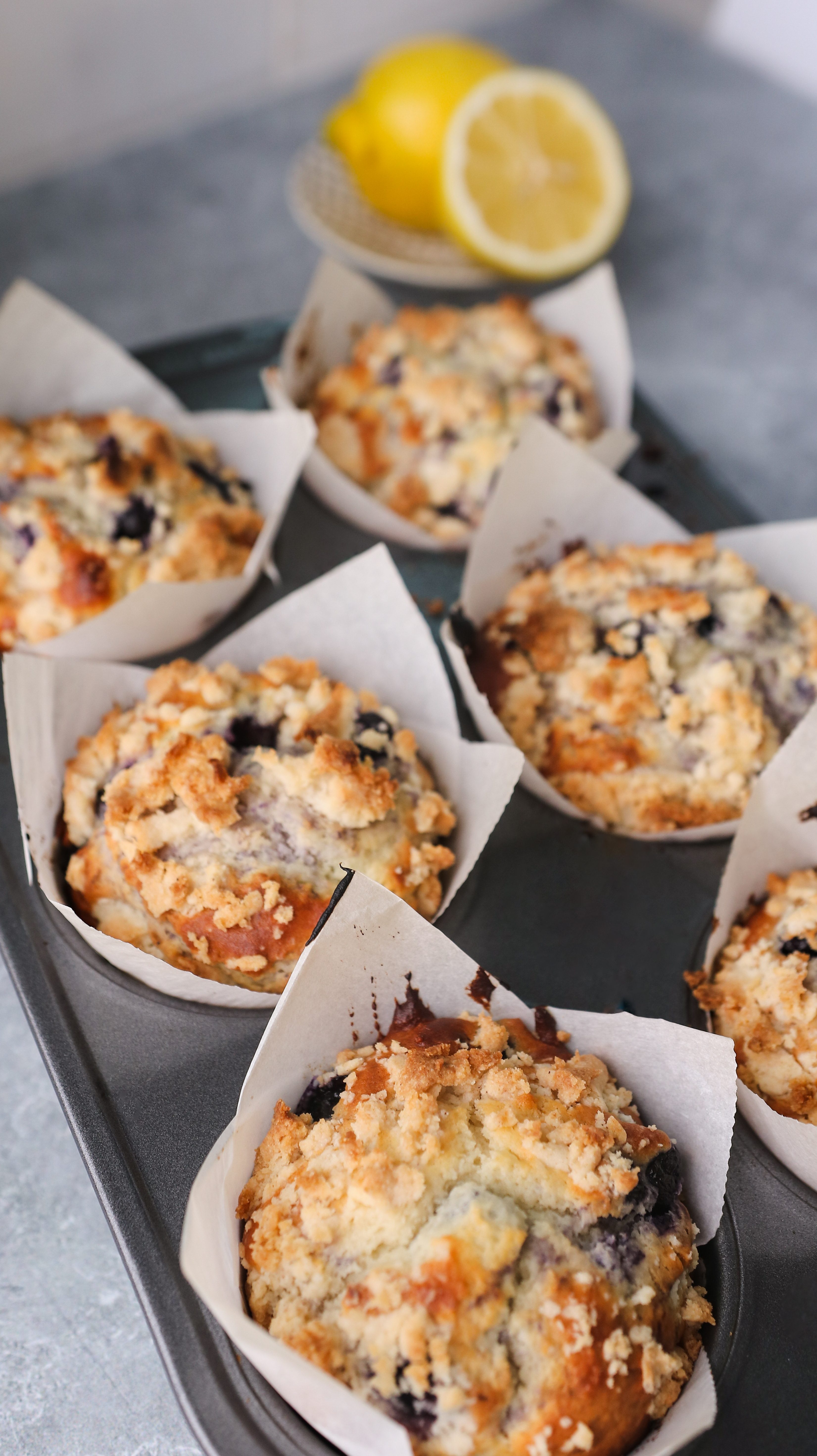Blueberry Streusel Muffins - CookWithCi