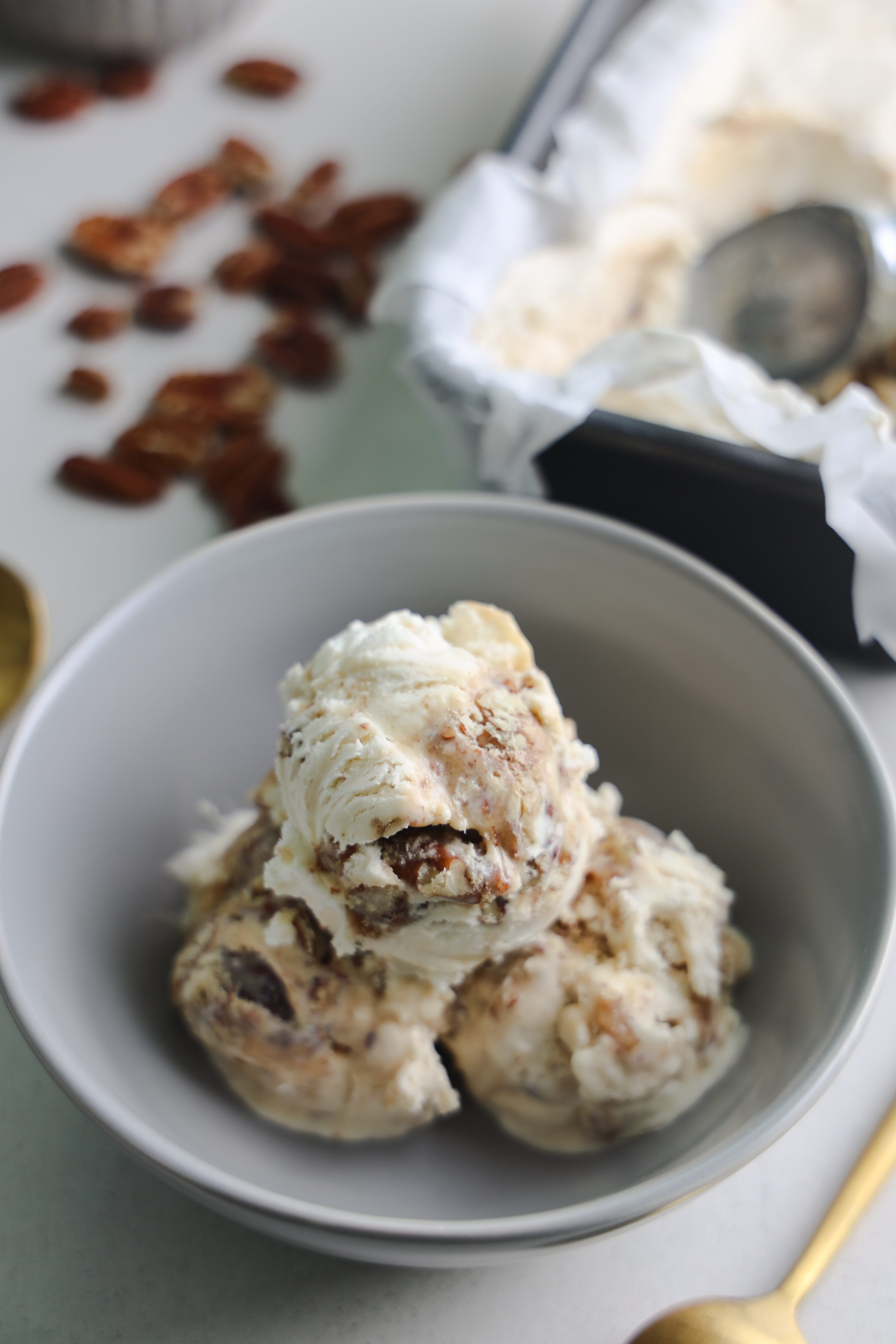No-Churn Butter Pecan Ice Cream - CookWithCi